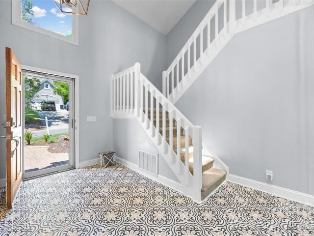 7057 Mariners Court