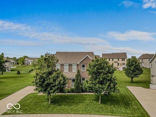 7058 Stoney Ridge Dr, Columbus, IN 47201