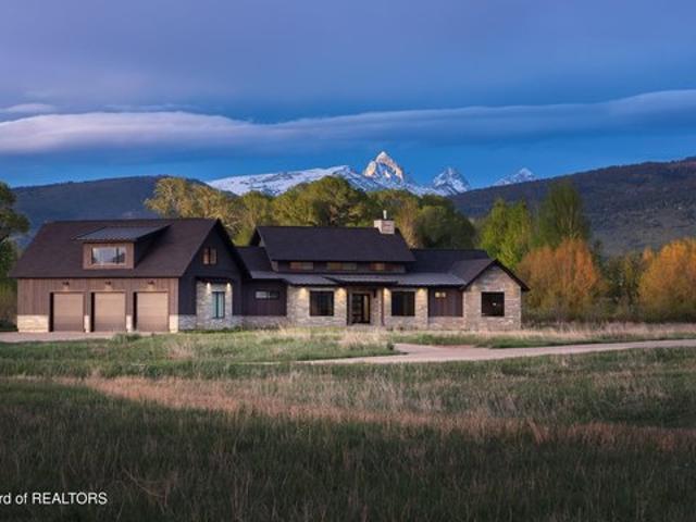 7050 Fox Meadows Dr, Victor, ID 83455