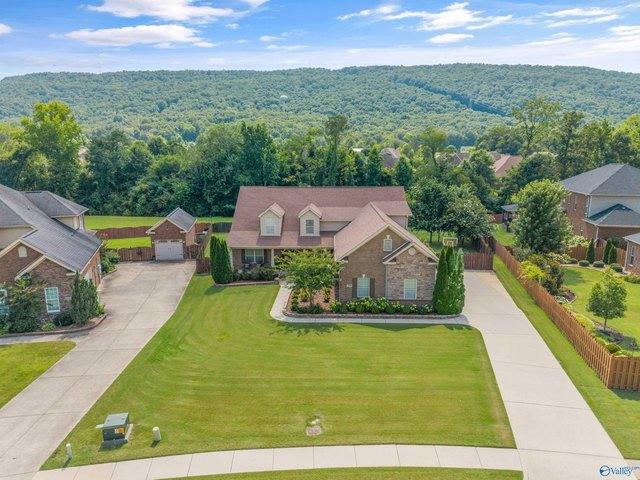 7050 Jacks Creek Ln SE, Owens Cross Roads, AL 35763