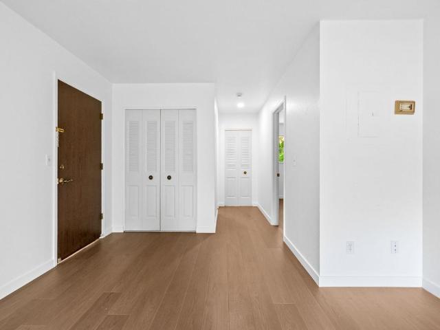 7050 West 37th Avenue 1 Bedroom Apartment for Rent at 7050 W 37th Ave, Wheat Ridge, CO 80033 Barths