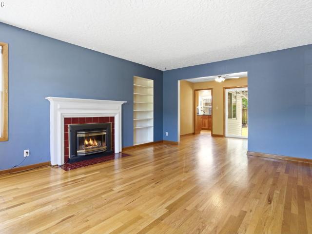 7051 n dwight ave