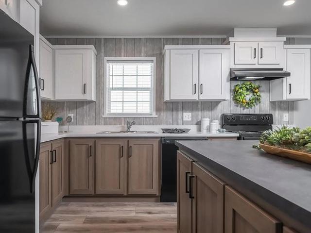705 18th St SW, Albert Lea, MN 56007