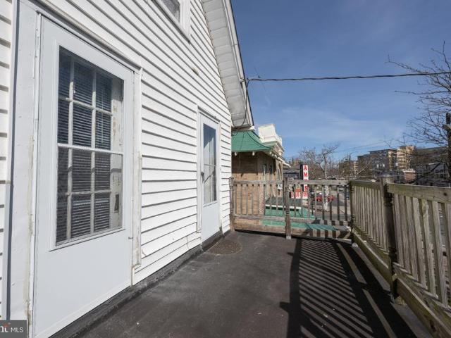 705 Collings Avenue