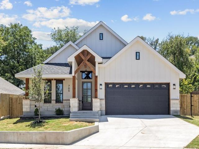 705 Cliff St, Fort Worth, TX 76164
