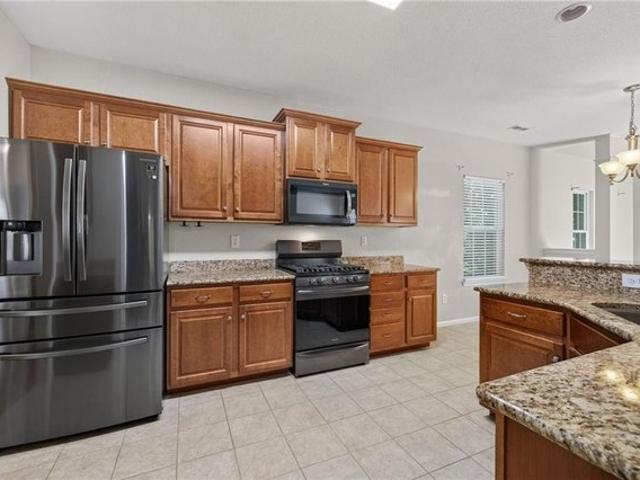 705 Creekwood Dr, Chesapeake, VA 23323