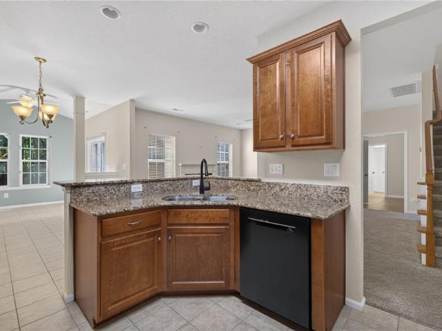 705 Creekwood DR