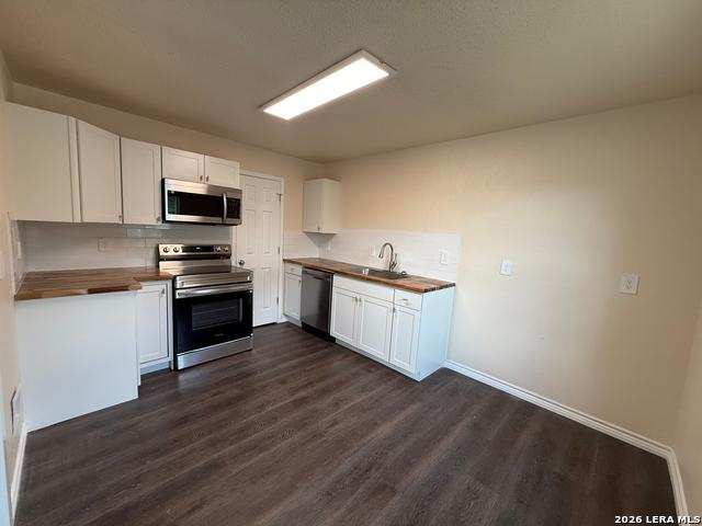 705 Crockett Dr