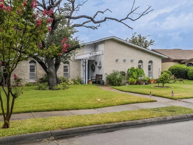 705 Bluebonnet Drive