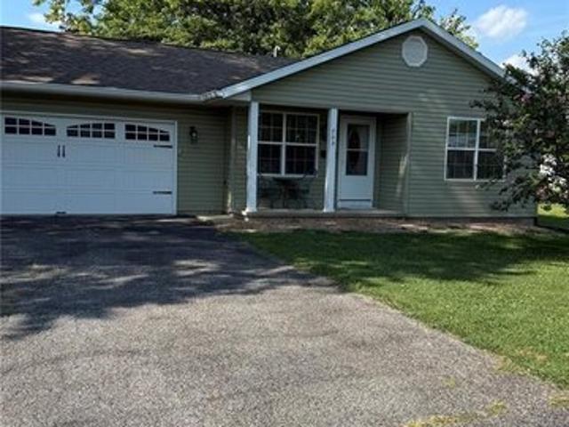 705 E Washington Ave, Greenville, IL 62246