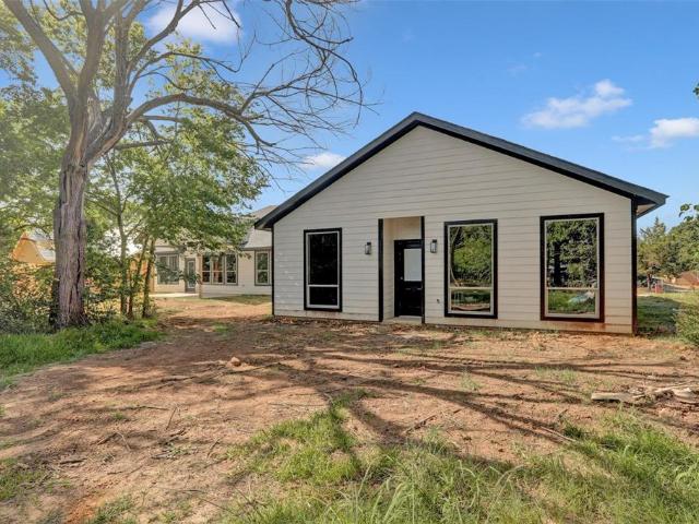 705 E Hanna St, Denison, TX 75021 | MLS #21089
