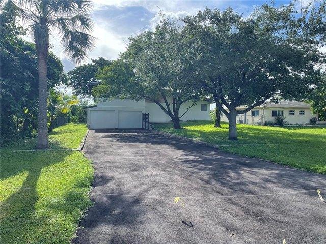 705 E River Dr, Margate, FL 33063