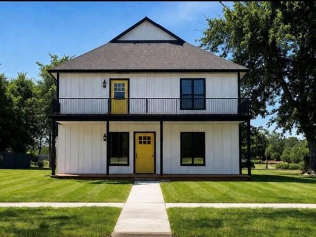 705 E Springer Ave, Guthrie, OK 73044