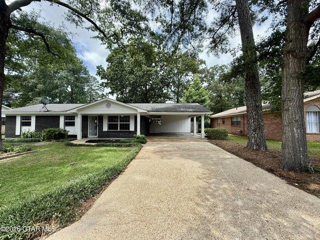 705 Emerald Dr, Columbus, MS 39702