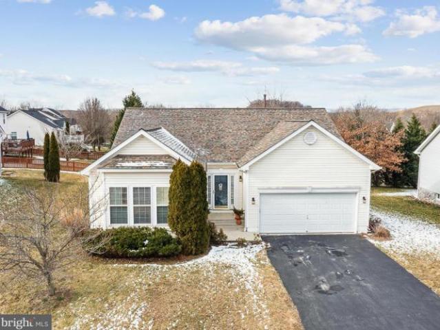 705 Hogan Dr, Martinsburg, WV 25405