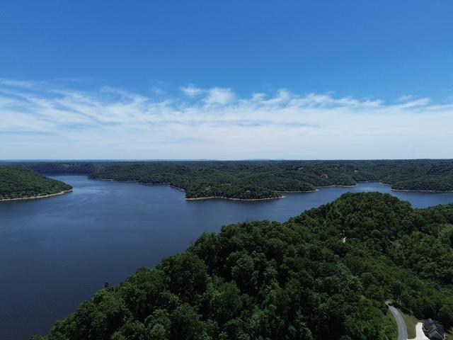 705 Harbor Pointe Dr