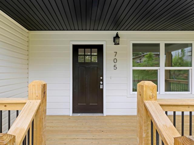 705 Hargraves Avenue