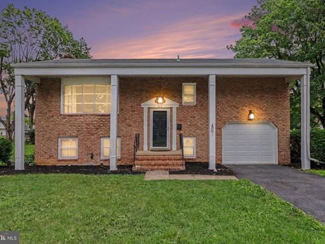 705 Henry St, Mechanicsburg, PA 17055