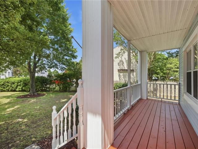 705 Hilltop CT