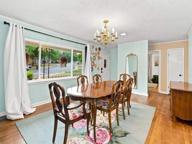705 Oakwood