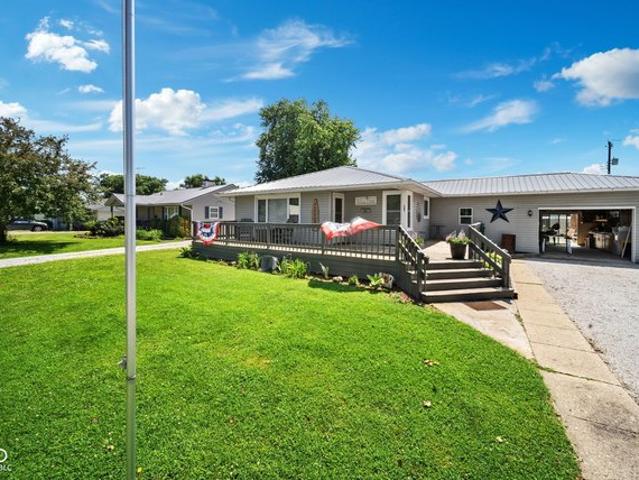705 Maple Dr, Rockville, IN 47872