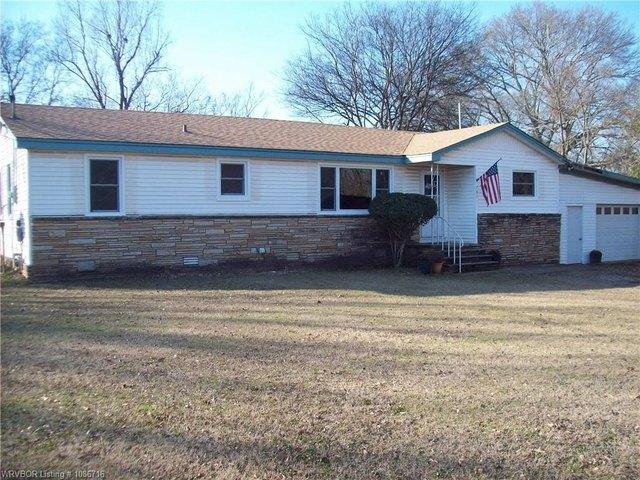 705 N 18th St, Ozark, AR 72949