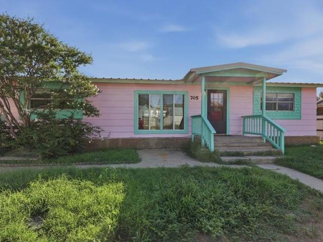 705 N 2nd St, Alpine, TX 79830