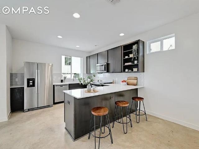 705 N Bluff Dr 11, Austin, TX