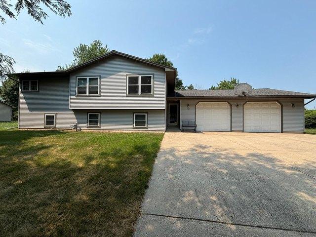 705 N Estates Ave, Litchfield, MN 55355