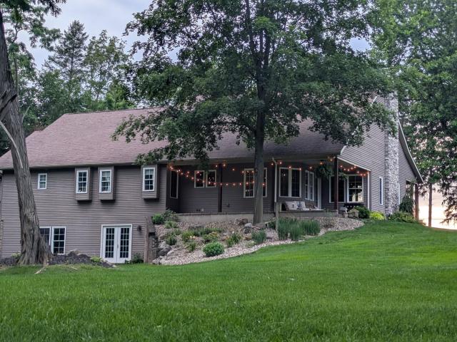 705 N River Road