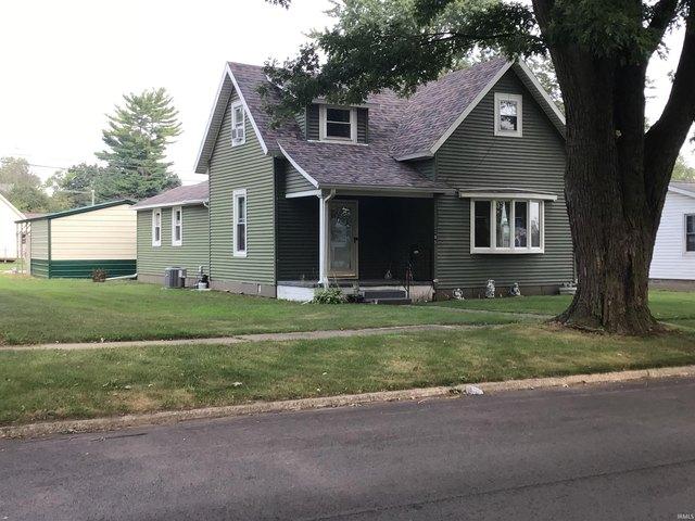 705 N Riverside Dr, Winamac, IN 46996