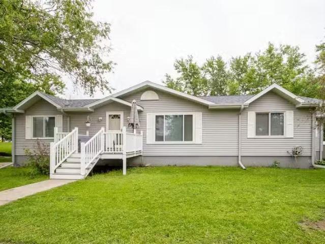 705 NE 10TH ST, LEON, IA 50144 Single Family Residence For Sal.