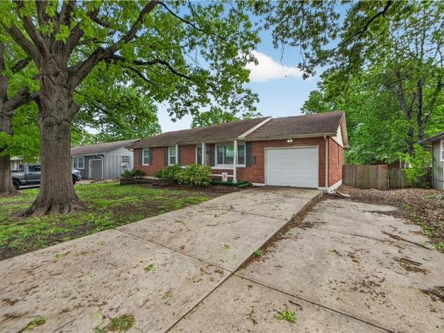 705 NE Darwin St, Lee's Summit, MO 64063 | MLS #2616 | Compass