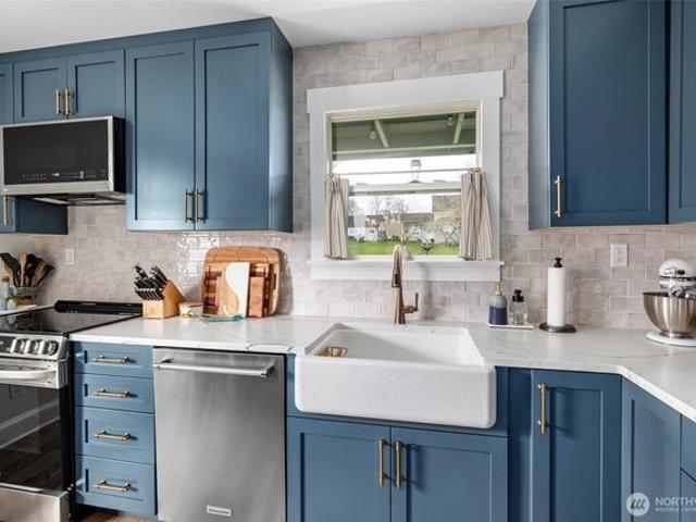 705 NE Haller St, Coupeville, WA 98239