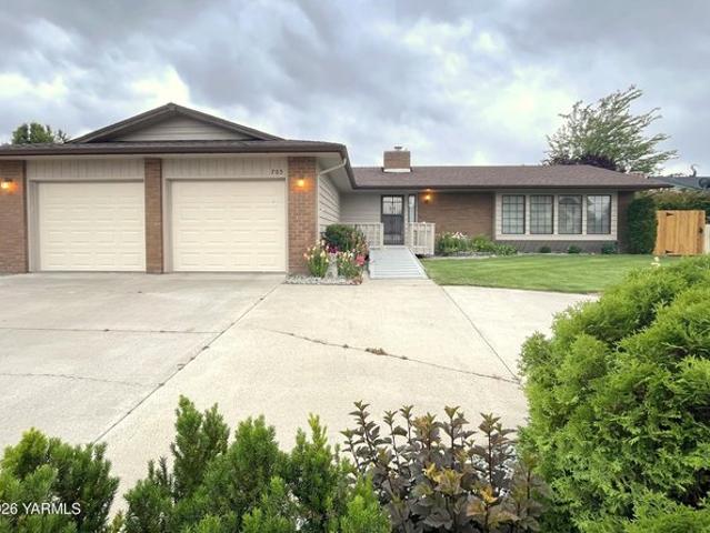 705 S 57th Ave, Yakima, WA 98908