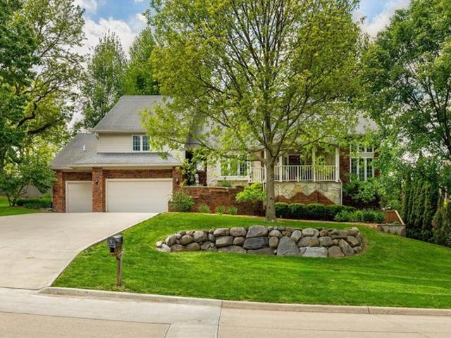 705 S 25th Ct, West Des Moines, IA 50265