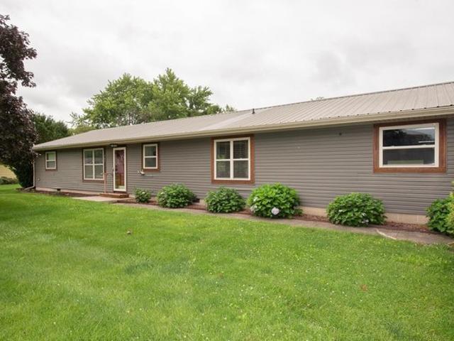 705 S Brown St, Otterbein, IN 47970