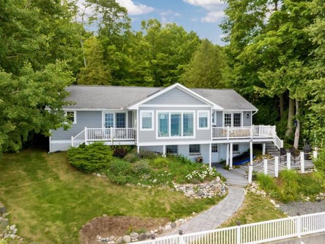 705 S Nanagosa Trl, Suttons Bay, MI 49682