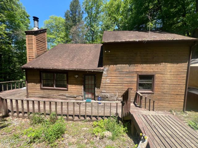 705 Southeast Laurel Lane