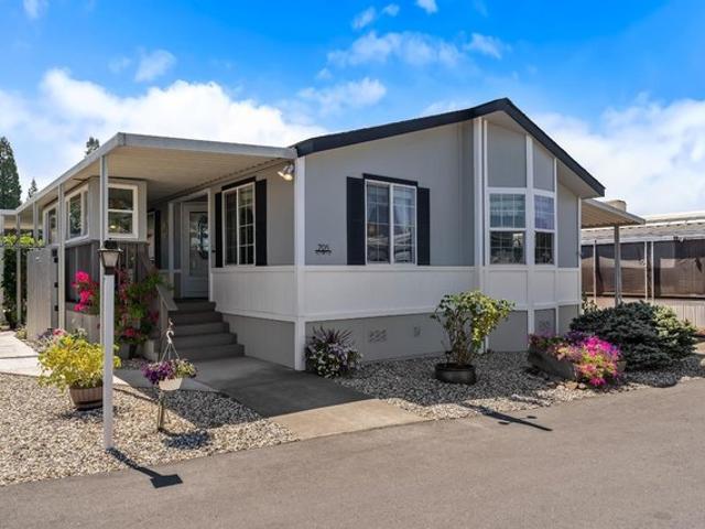 705 Sequoia St, Windsor, CA 95492