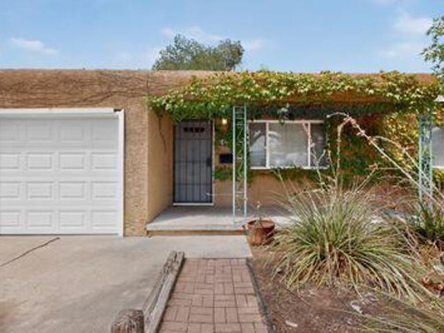 705 Palomas Drive SE