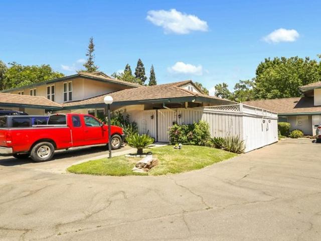705 Roundtree Ct, Sacramento, CA 95831