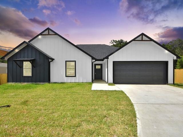 705 Road 3371A, Cleveland, TX 77327