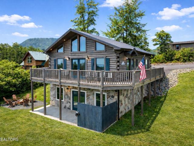 705 Rondayview Lane