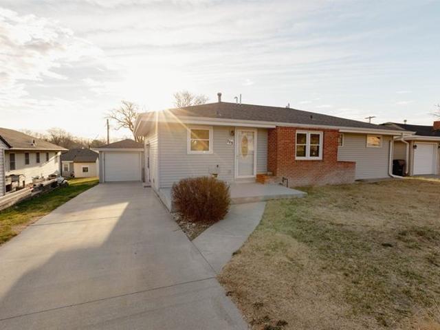 705 W 7th St, McCook, NE 69001