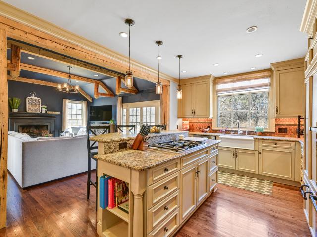 705 W Bradley Rd