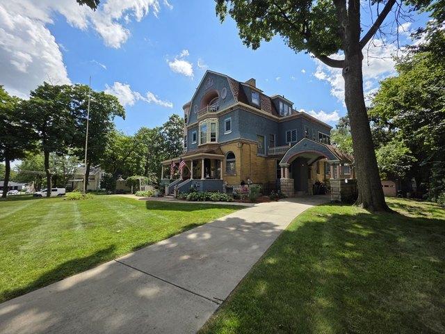 705 W Highland Ave, Elgin, IL 60123