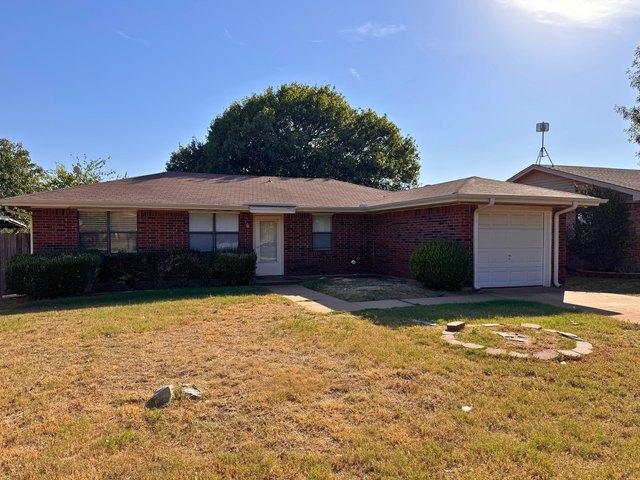 705 W Louisa Ave, Iowa Park, TX 76367