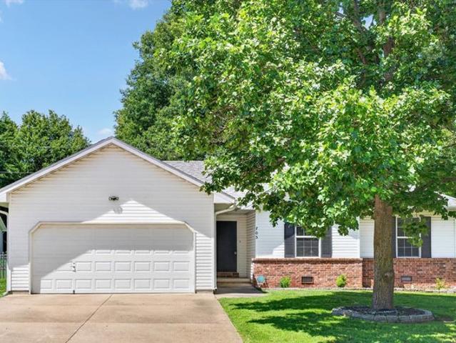 705 W Pearl St, Bolivar, MO 65613