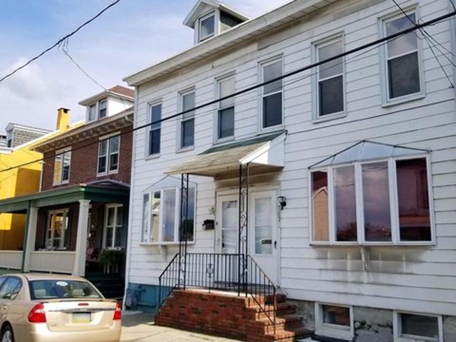 705 W Race St, Pottsville, PA 17901